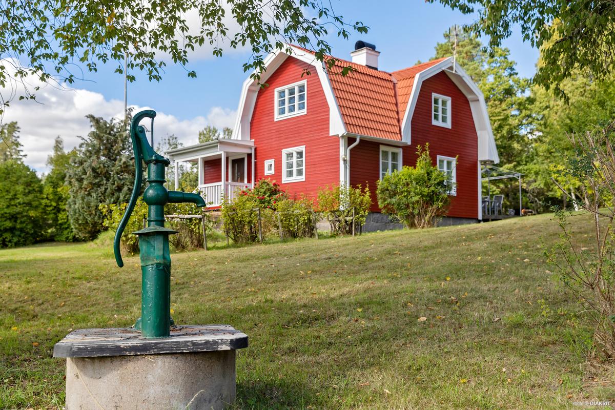 Villa till salu på Lagbodavägen 2, Åkersberga, Österåker - Booli.se