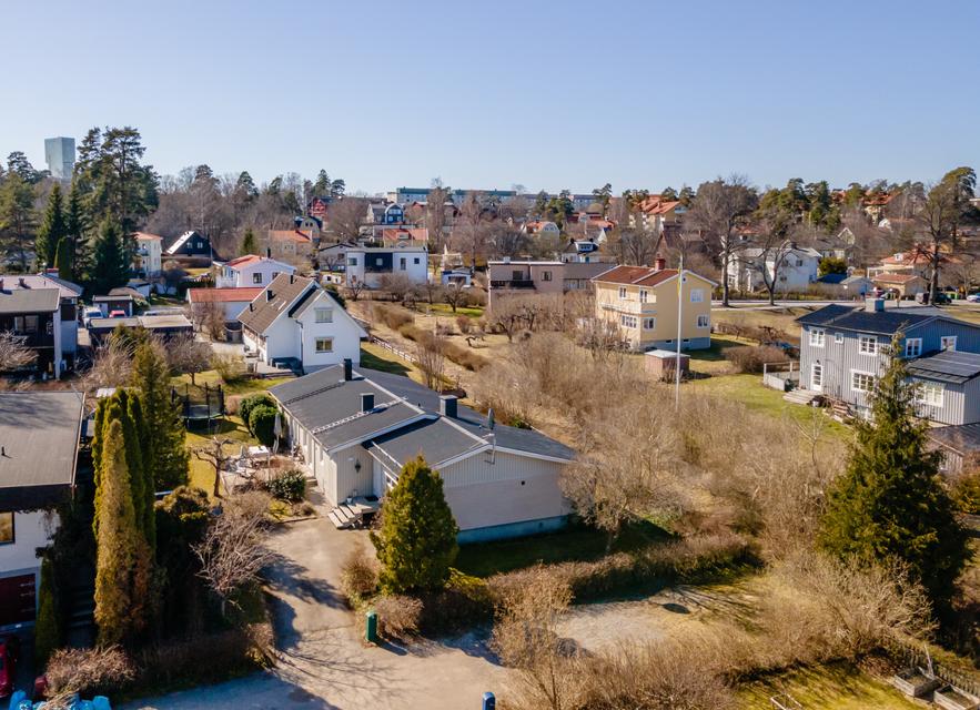 Villa till salu på Scoutvägen 17, Edsviken, Sollentuna - Booli.se
